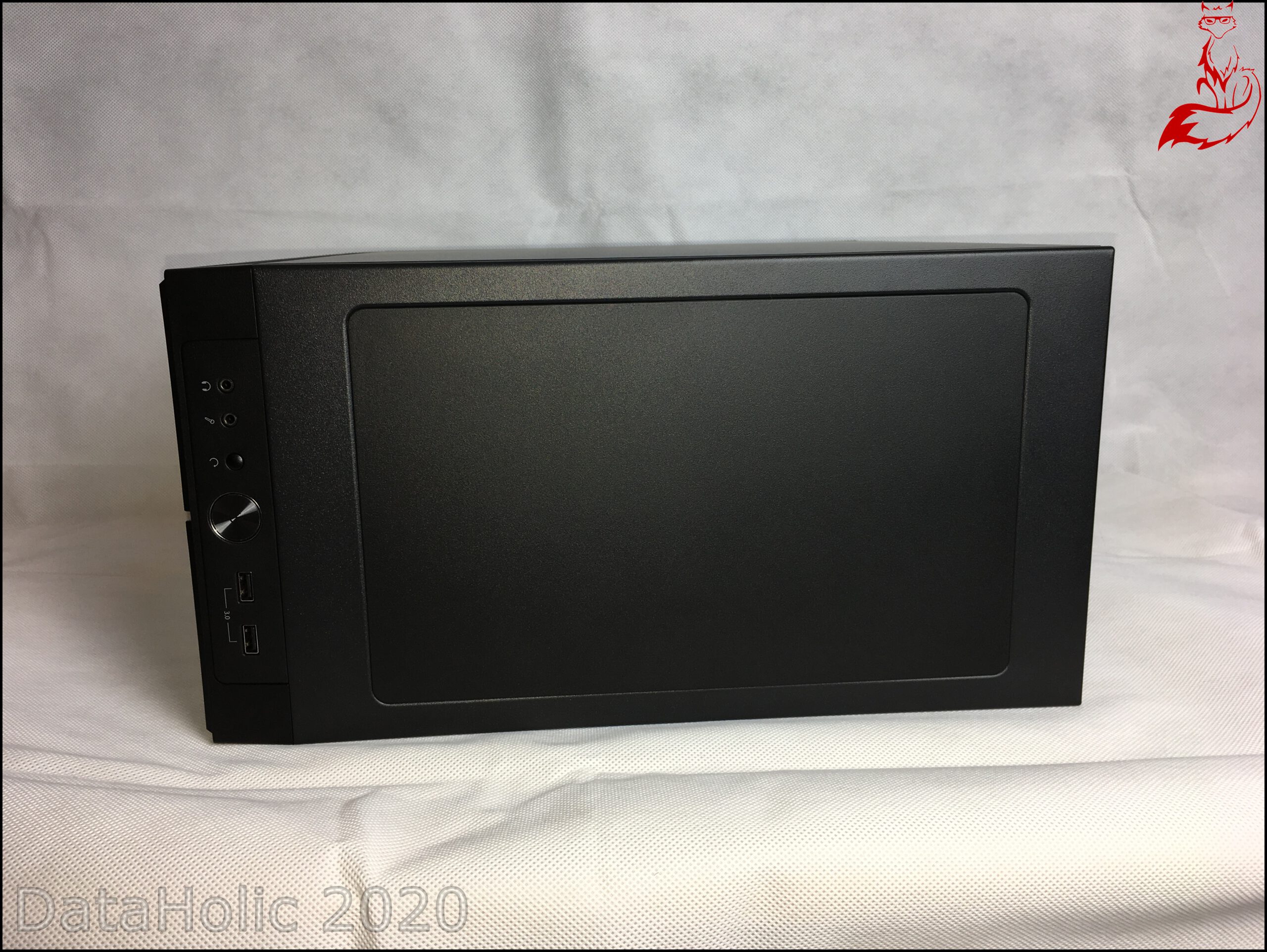 Fractal Design Mini C – DataHolic